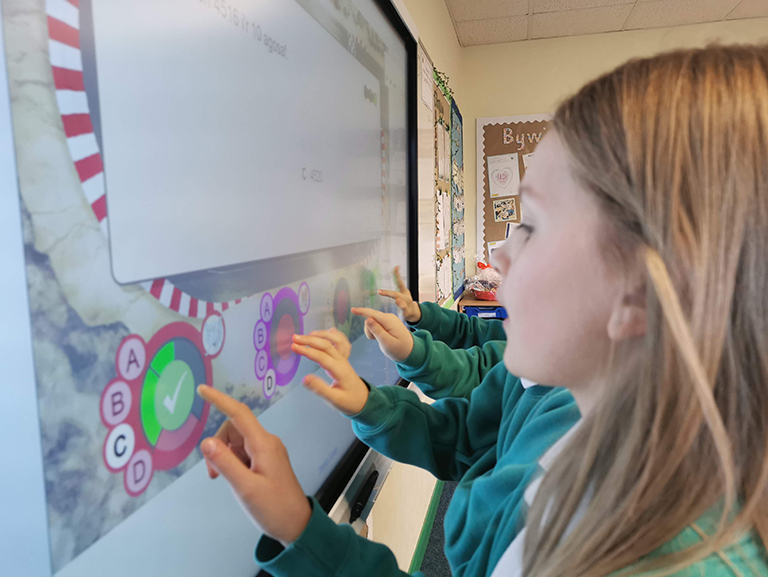 Ysgol Gymraeg Nant Caerau - Transforming Learning using Digital ...